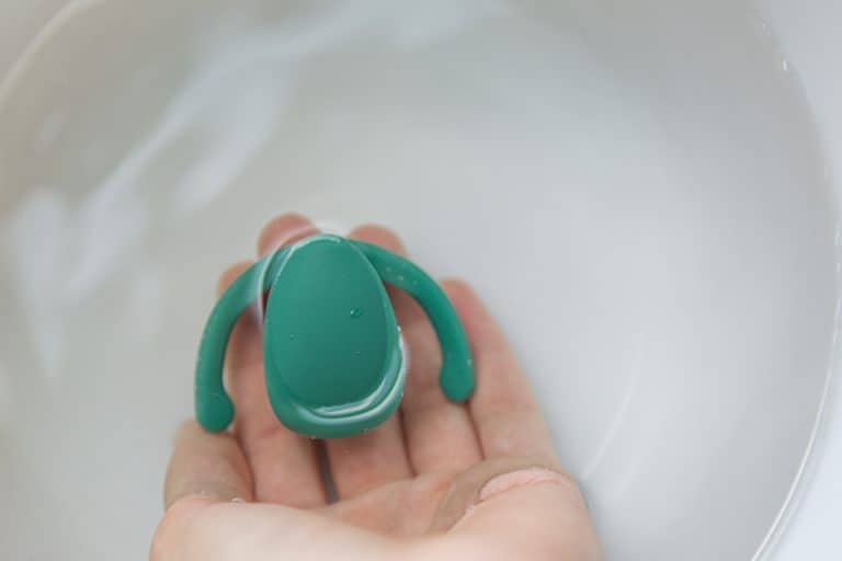 Dame Eva Couples Vibrator [Does It REALLY Stay In?] - 2025